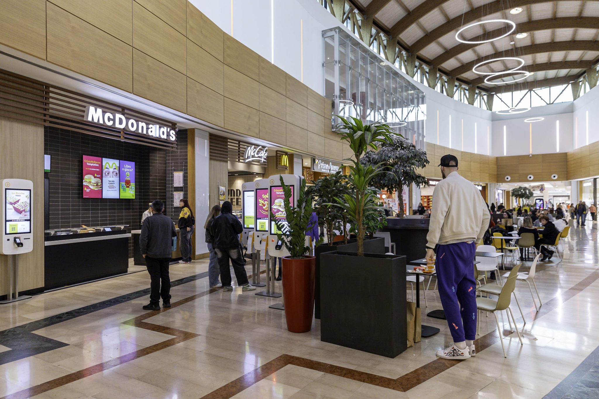King Attitude - Centro Commerciale Collestrada