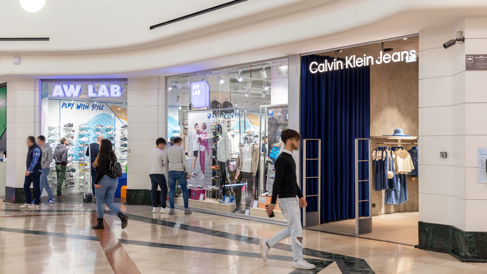 King Attitude - Centro Commerciale Collestrada
